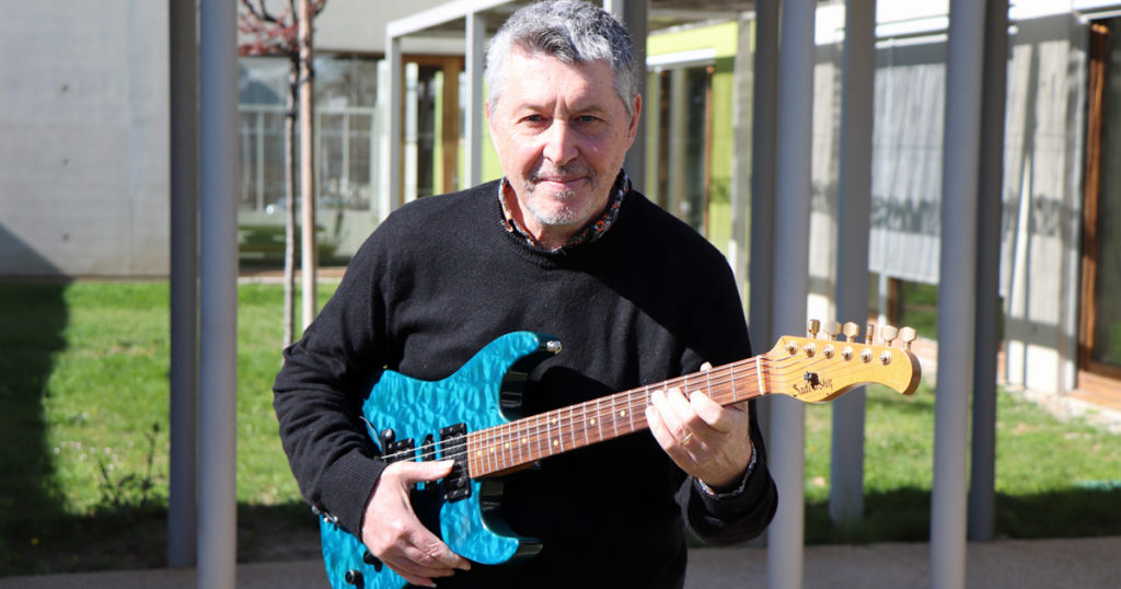 Rencontre avec Jean-Marie Frédéric, professeur de guitare - Voir Plus